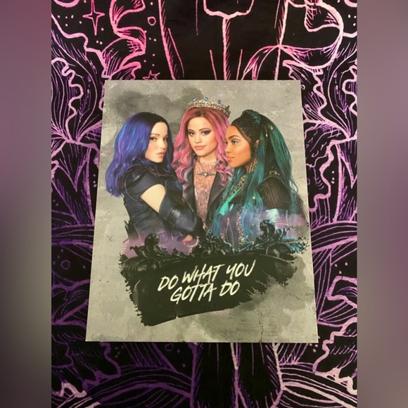 Disney | Art | Euc Disney Descendants Grey And Black Canvas Painting Do ...